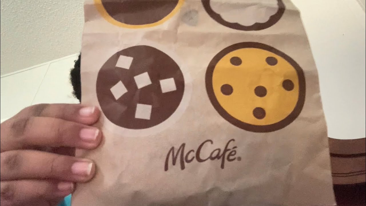Review on the McDonalds McCafe Cookies!! 🍪😋😱 - YouTube