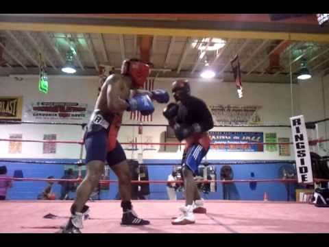 Jeremy Trussell sparring Cecil McCalla 1 - YouTube