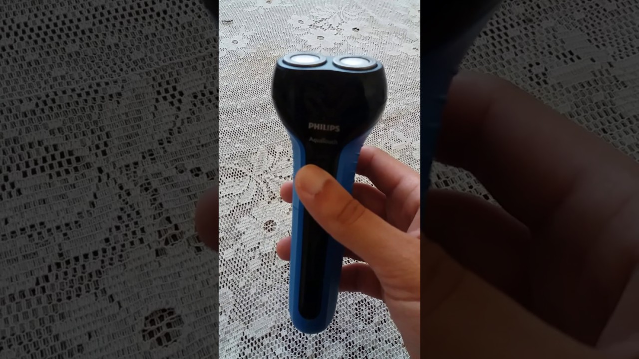 Philips aquatouch AT600 electric shaver - YouTube