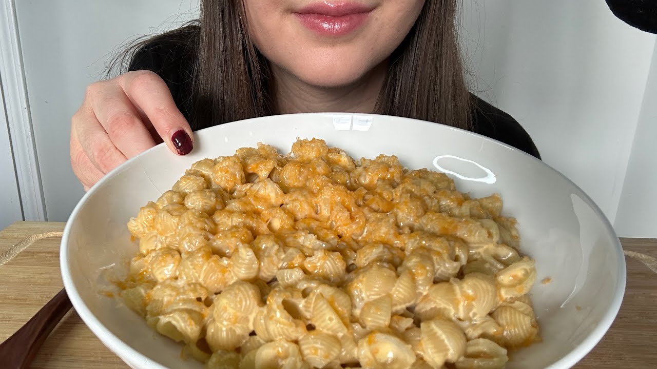ASMR MAC AND CHEESE MUKBANG | EATING SOUNDS (no talking) - YouTube