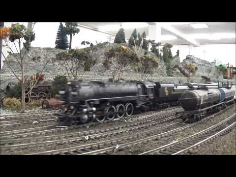 The Rare Bachmann Spectrum George Washington Train Set Running at the ...