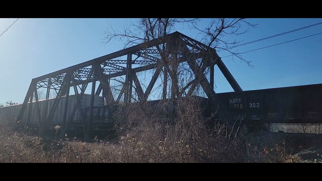 608 over the Iron Bridge 12.05.22 - YouTube