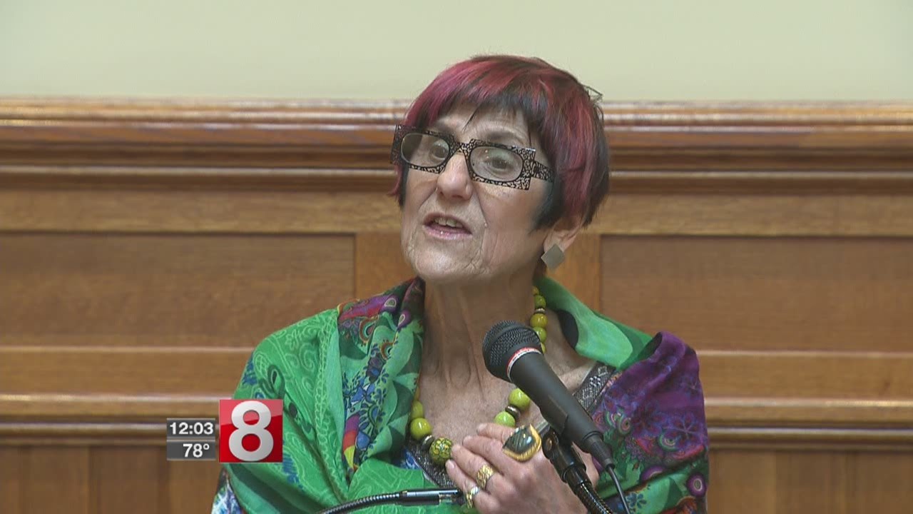 Congresswoman DeLauro shows support for Affordable Care Act - YouTube