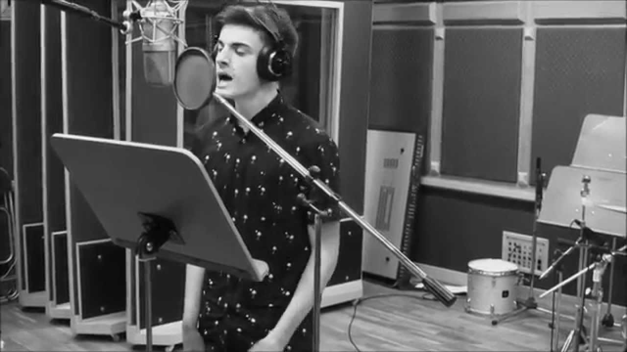 Adele - Rolling in the Deep (Cover by Luca Molinaro) - YouTube
