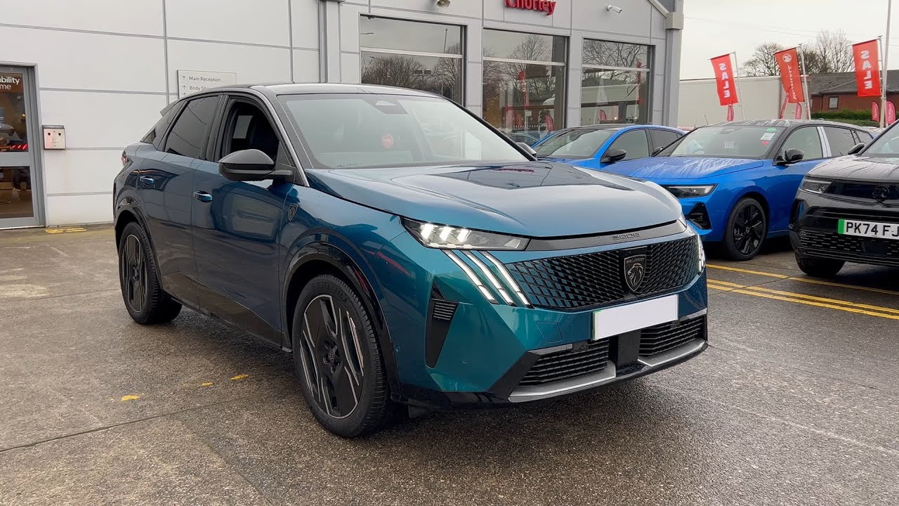 Peugeot E-3008 | 73kWh GT SUV 5dr Electric Auto | Obsession Blue - YouTube