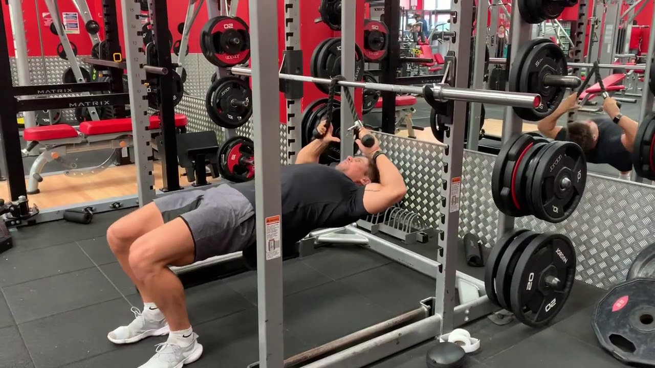 Bodyweight Face Pulls Bent Knee - YouTube