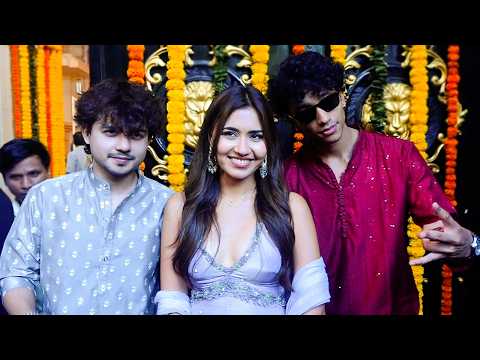 YOGANKSHA Moment | Akanksha Choudhary And Yogesh Rawat At Ekta Kapoor Ganpati Visarjan 