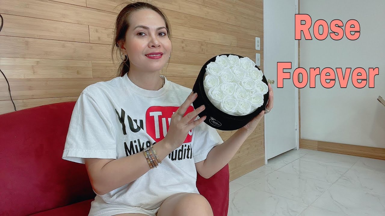 UNBOXING ROSE FOREVER - YouTube