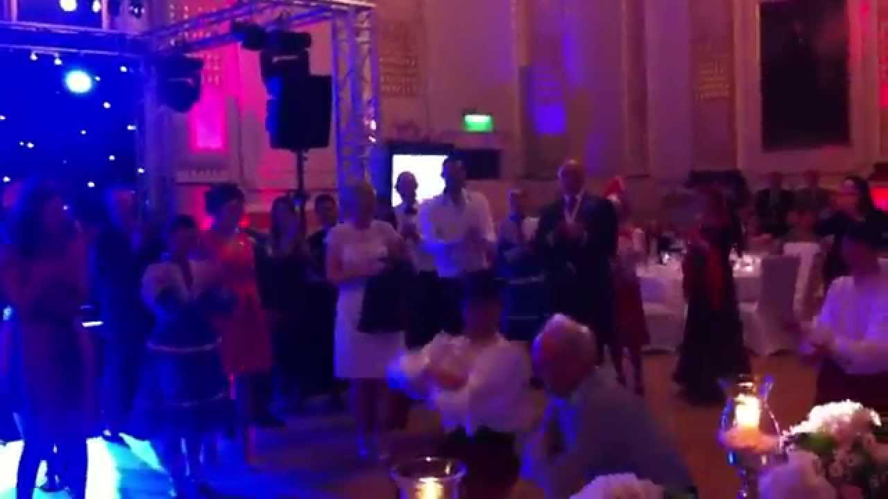 Cossack dancing - YouTube