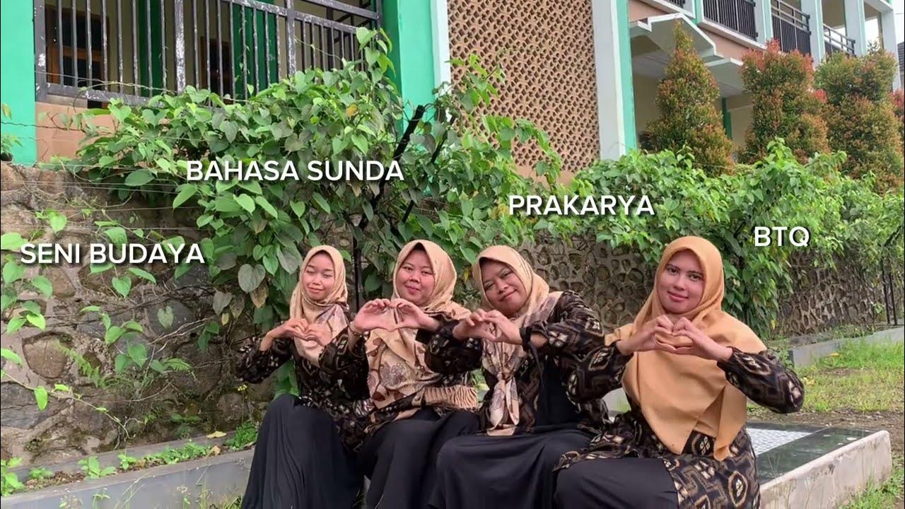 GURU BESERTA STAFF TU SMP AL-BADAR CIPULUS - YouTube