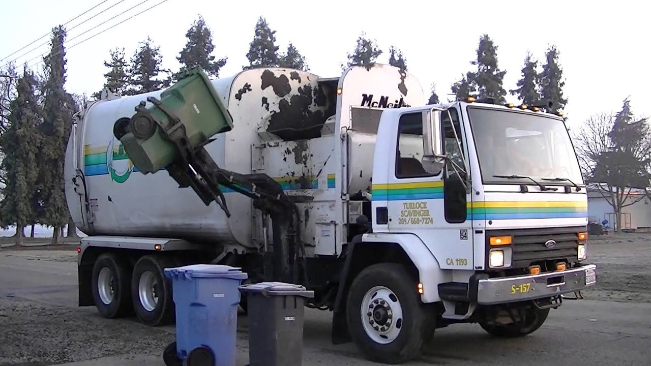 Ford Cargo - McNeilus Autoreach run by Turlock Scavenger - YouTube