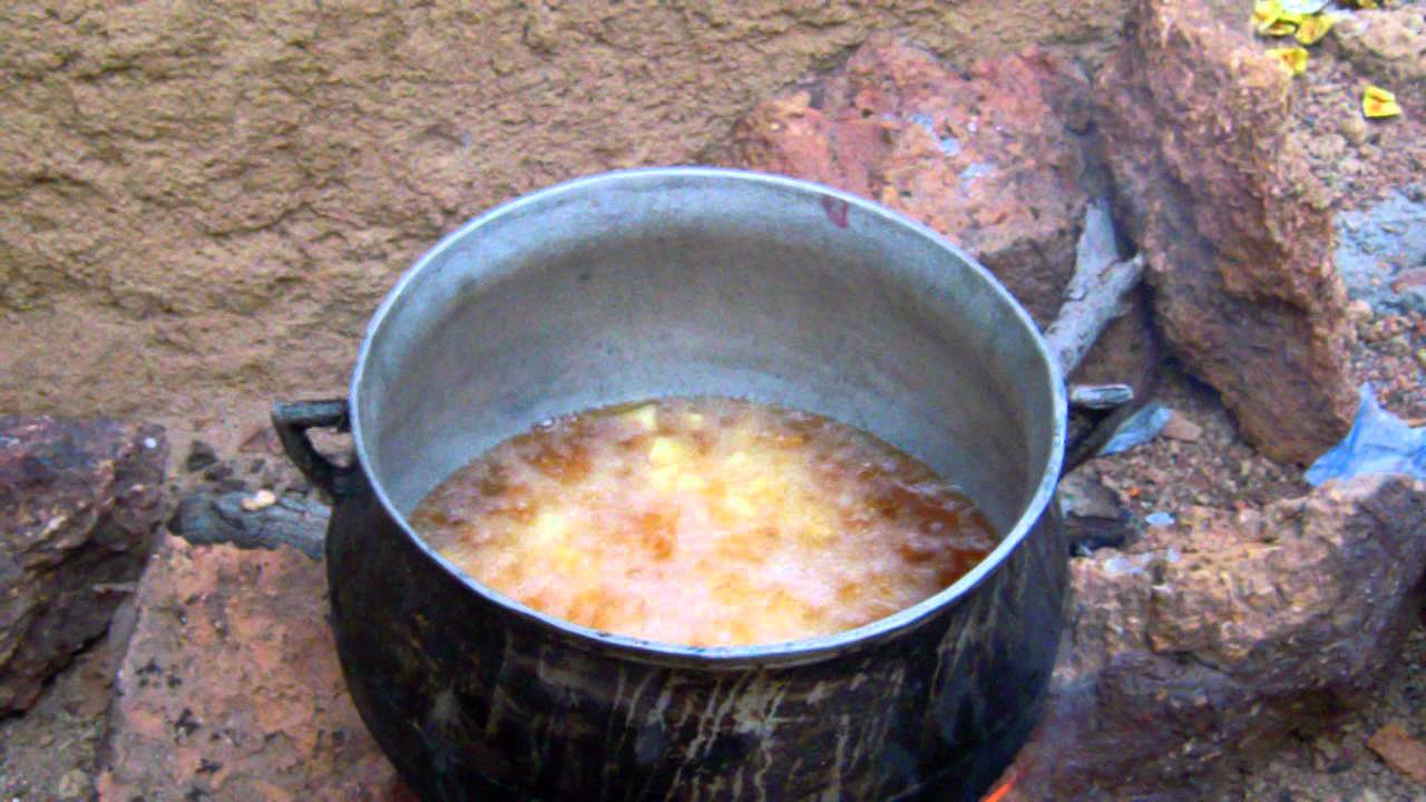 Nanoro , Burkina Faso ... casa locale - YouTube