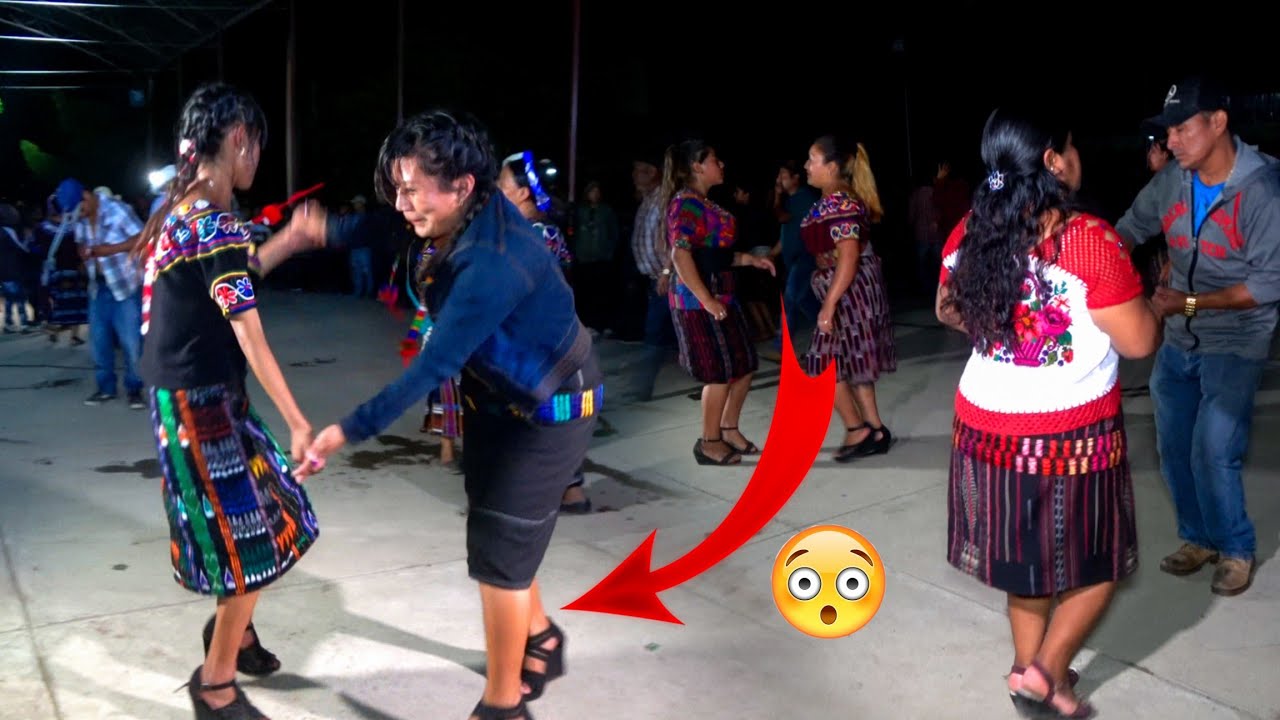 WOW y la Vecinita Como Goza la vida con Franklin y Su Grupo Musical ...