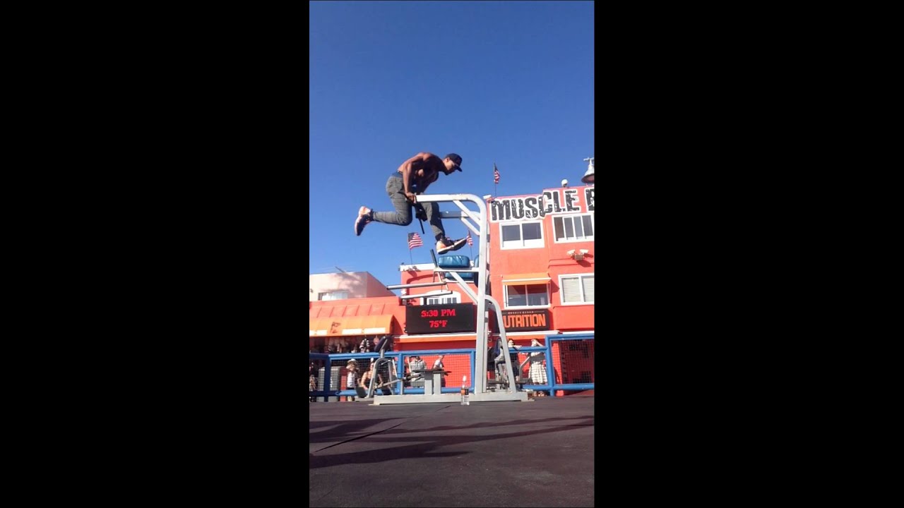 Ike Catcher and the Muscleupking working out at Venice Musclebeach ...