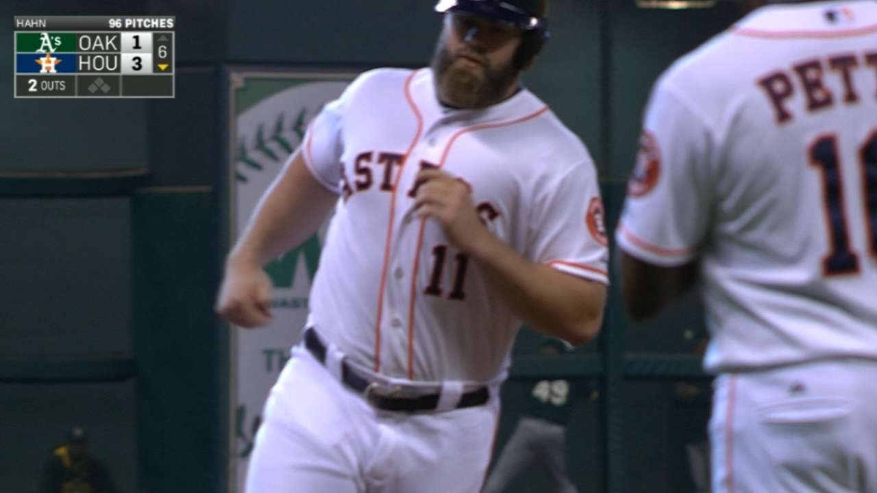 Gattis launches a two-run shot on the tracks - YouTube