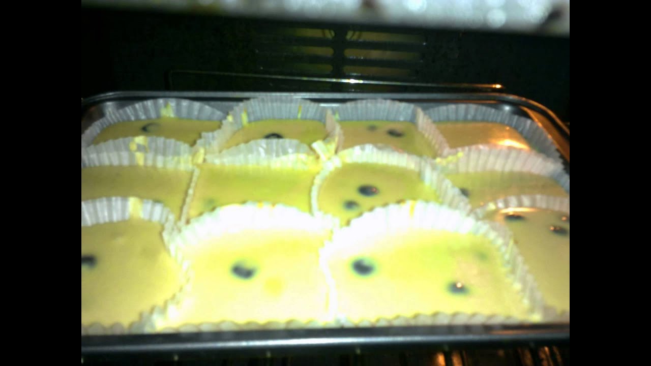 Wright's Madeira Cake Mix with Blueberries Picture Slideshow - YouTube