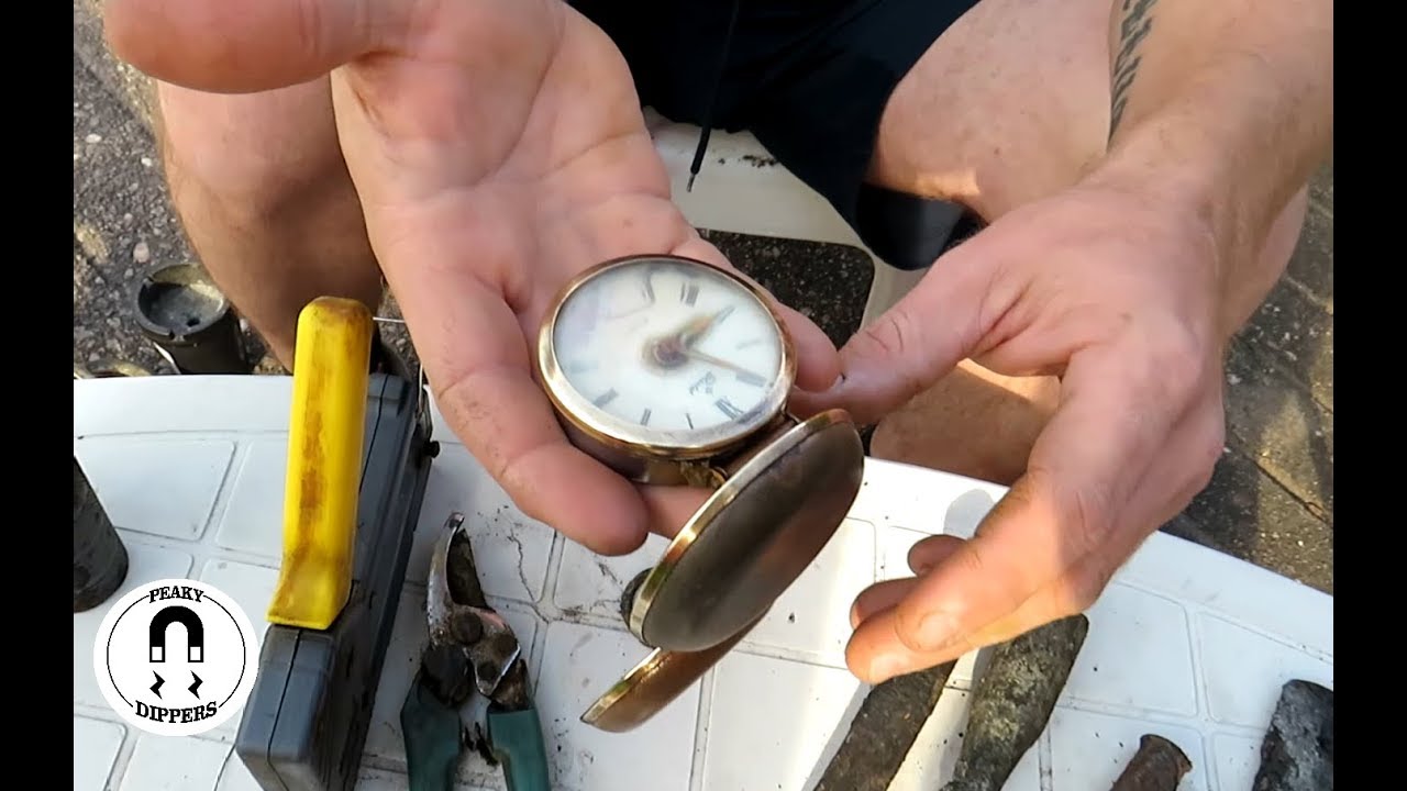 Magnet Fishing - Great finds with the family | Peaky Dippers - YouTube