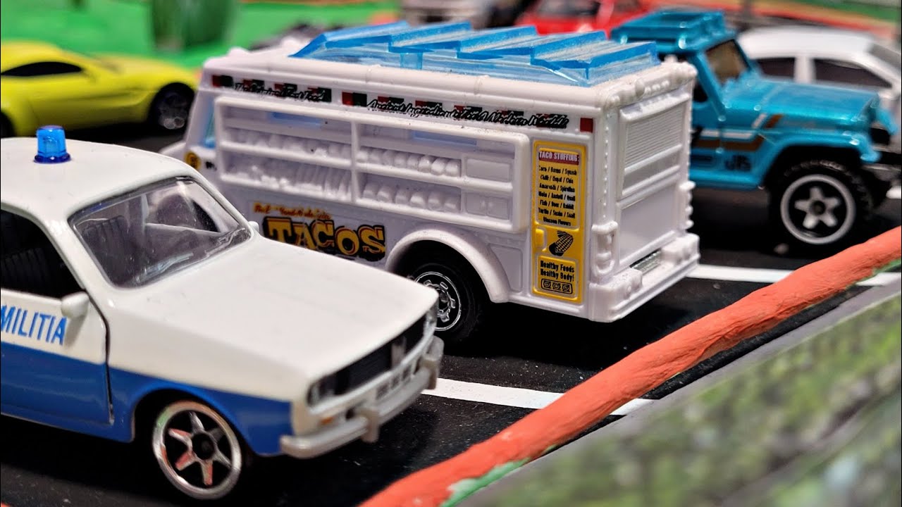 Huge traffic in town Realistic Stop Motion - YouTube