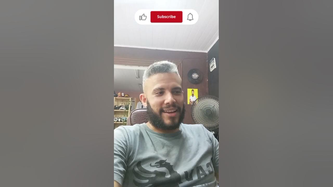 Mujer Feminista quiere mostrar sus pechos jjjj - YouTube