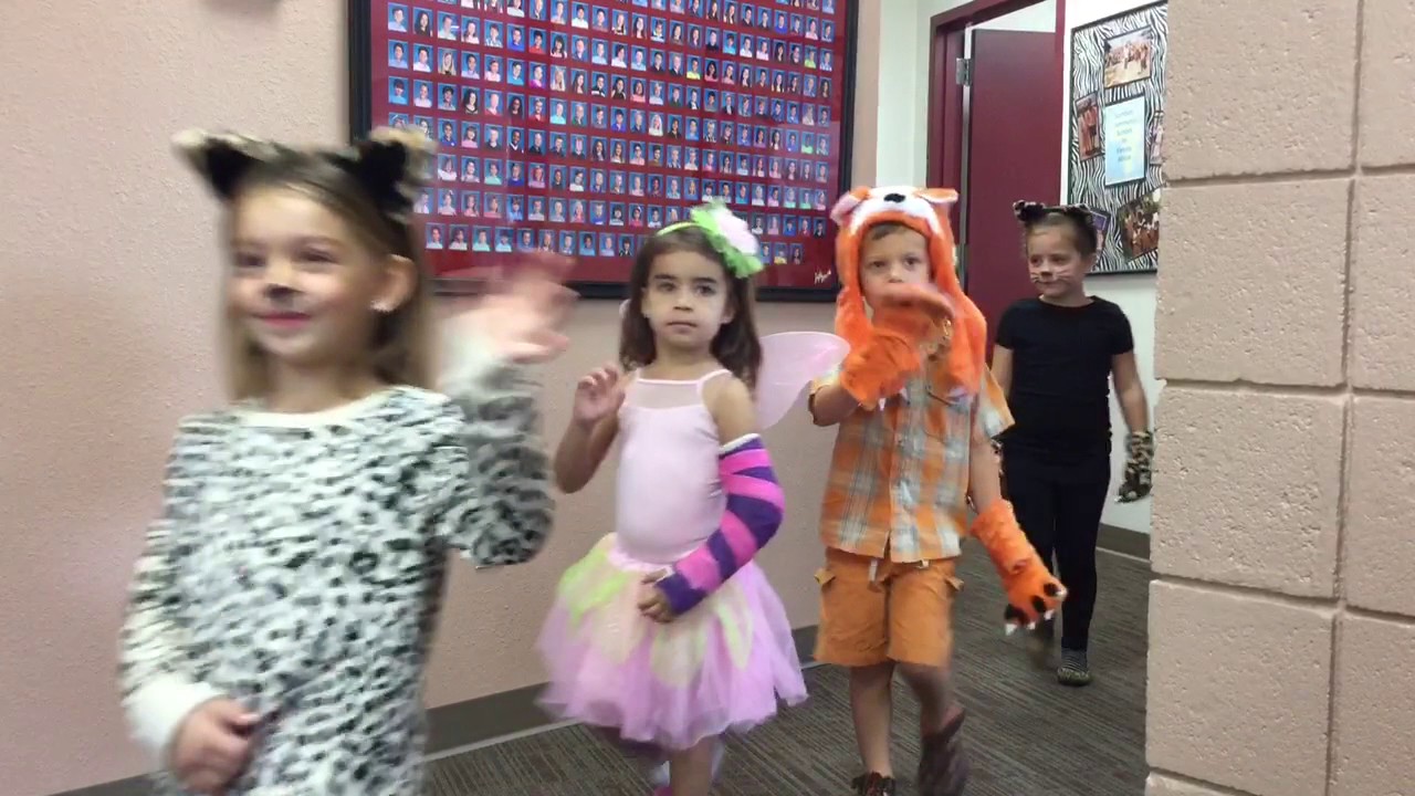 2016 Pre-Kindergarten Halloween Costume Parade - YouTube