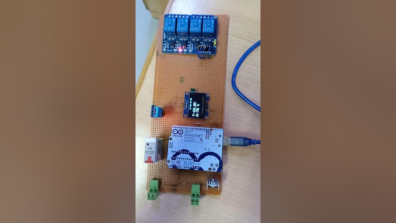 Arduino Base Temperature 🌡️ Controller Arduino Arduinoproject Arduinolove Iot Oled Shorts