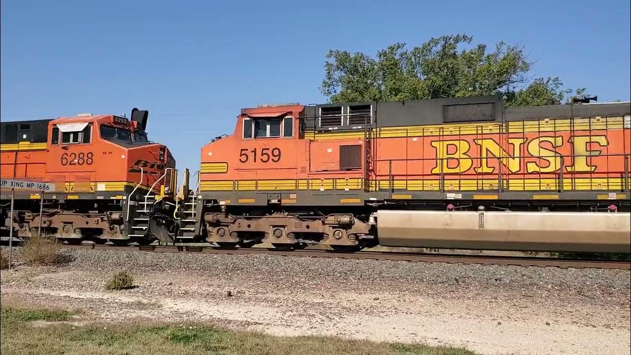BNSF 6552 EAST. 10/11/24...10:58am. Wedel Acres in Peabody, Kansas. - YouTube