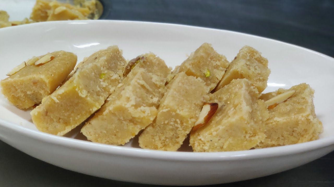 ಹಬ್ಬಕ್ಕೆ ಸುಲಭವಾದ ಪ್ರಸಾದ ಮಾಡಿ. Festival special rawa burfi.ರವ ಬರ್ಫಿ ...