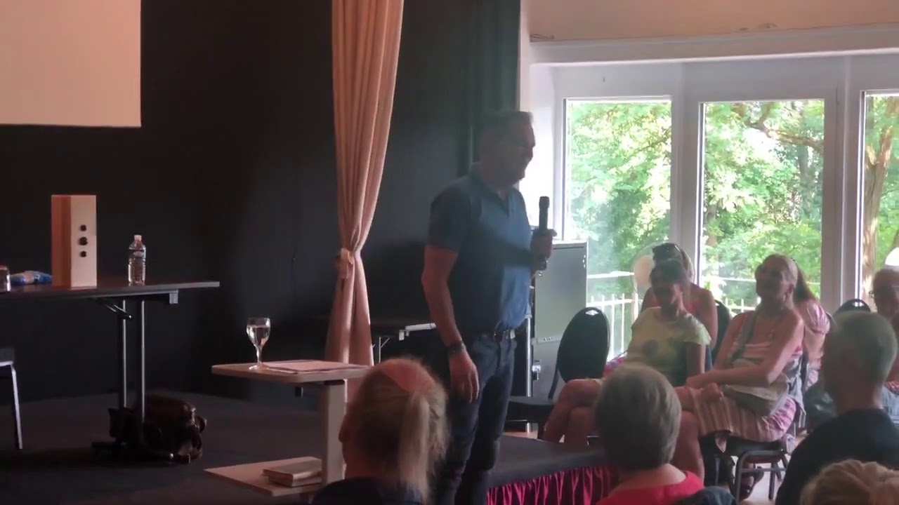 Alexander Quade: Ich bin kein Klon. - YouTube