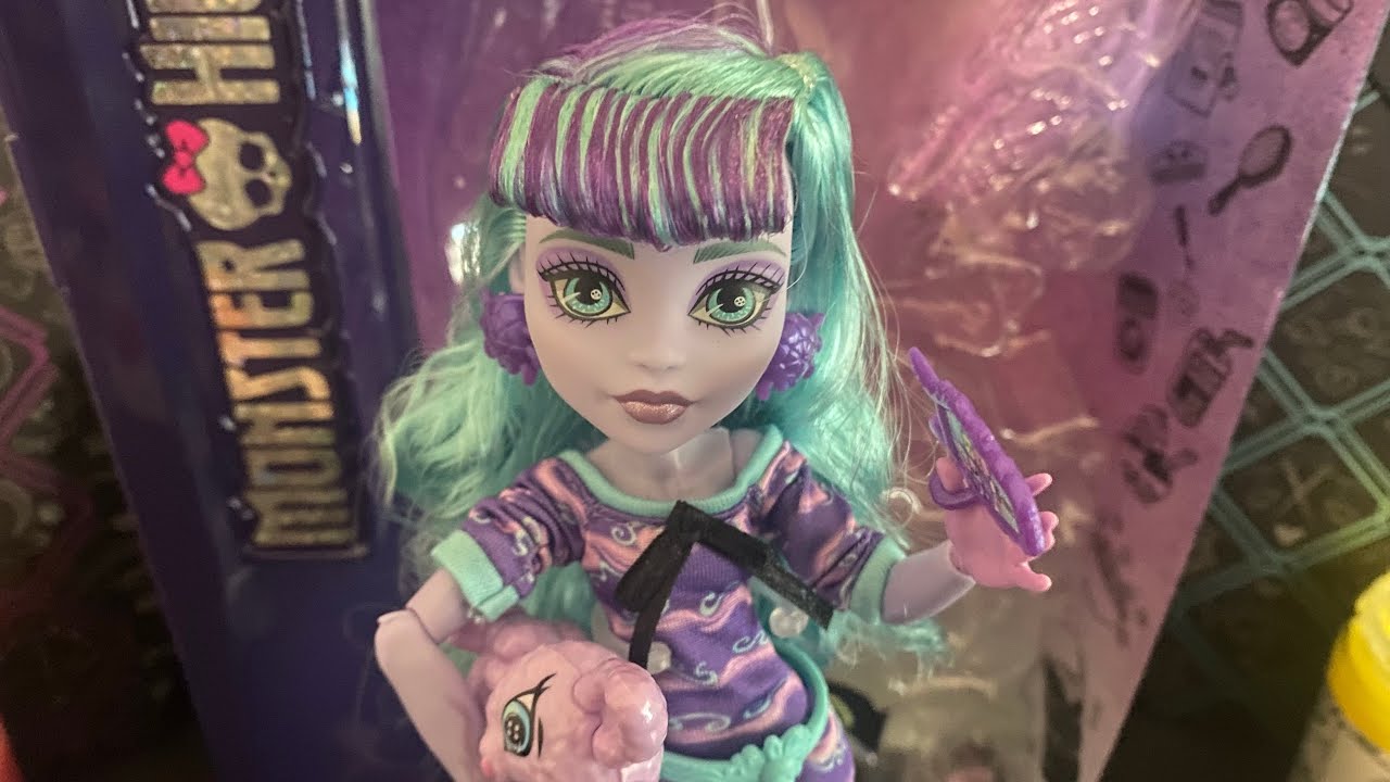 Monster high creep over party Twyla review! - YouTube