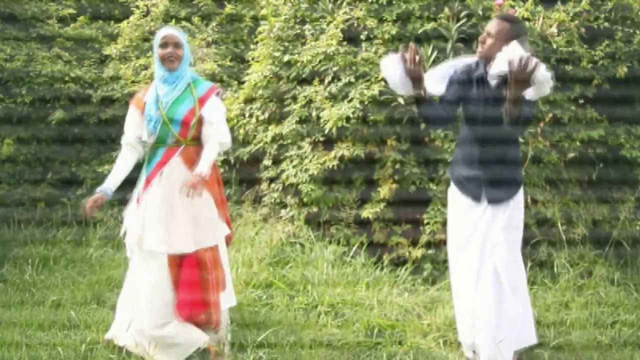ogaden traditional dance dhaanto (Danab) - YouTube