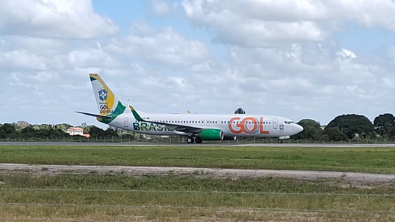Boeing 737-800 Brazil Football Team Livery pousos e decolagens - YouTube