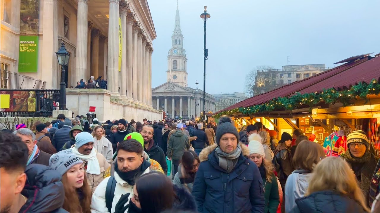 London City LIVE Getting Ready For New Year [ 2025 ] 💫 Evening Walk ...