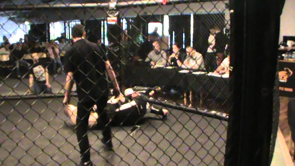 Fenix Rising 5 - Patrik Stjern vs Euan Muir - YouTube