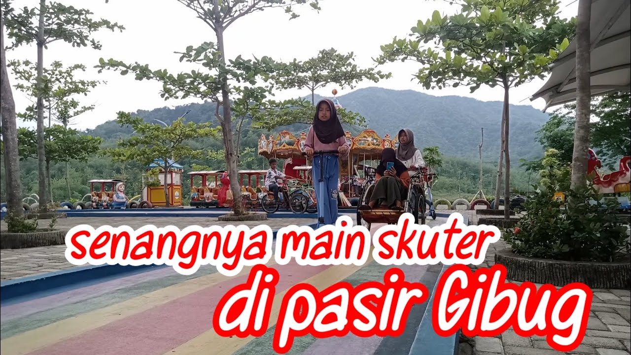 Main Skuter di pasir gibug - YouTube