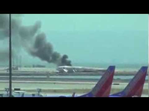 Boeing 777 by Asiana Airlines crashed in San Francisco Airport July 6 ...