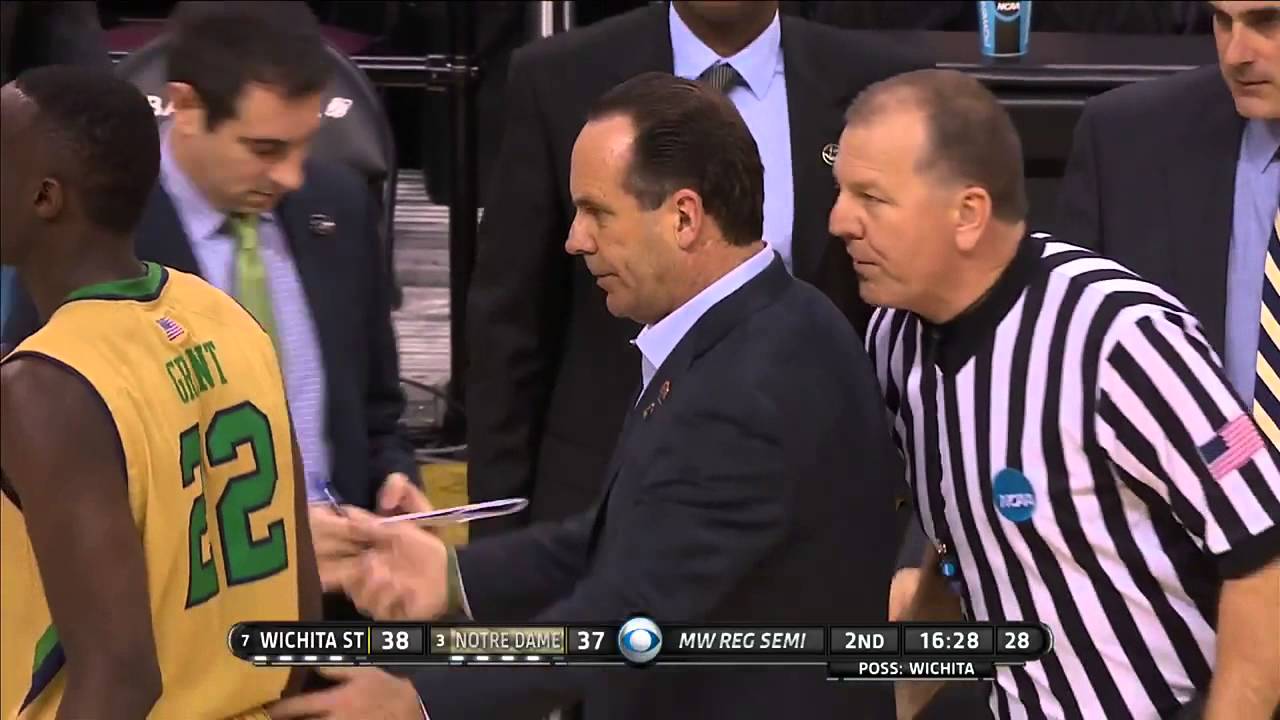 Wichita State vs. Notre Dame: Darius Carter hook - YouTube