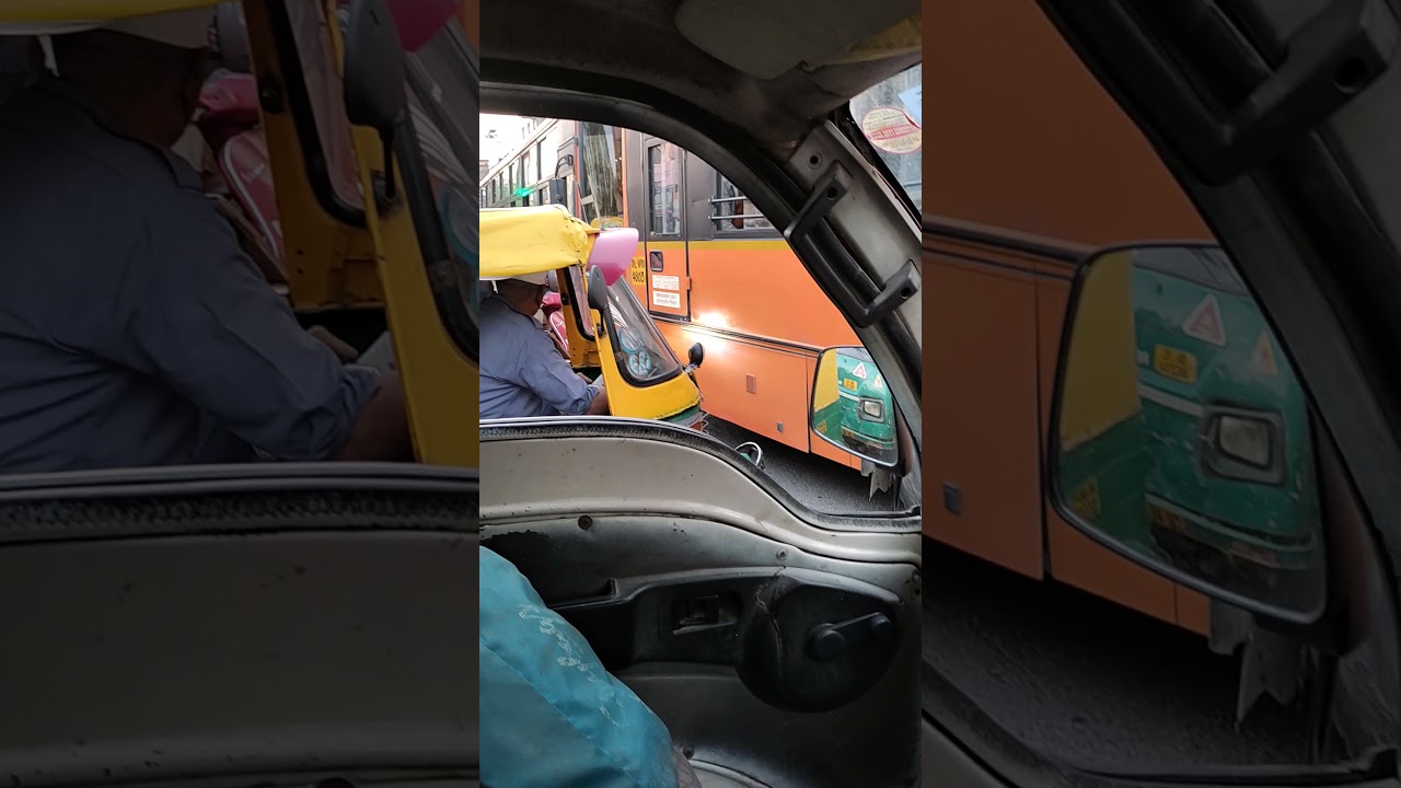 Daryaganj red light jam - YouTube