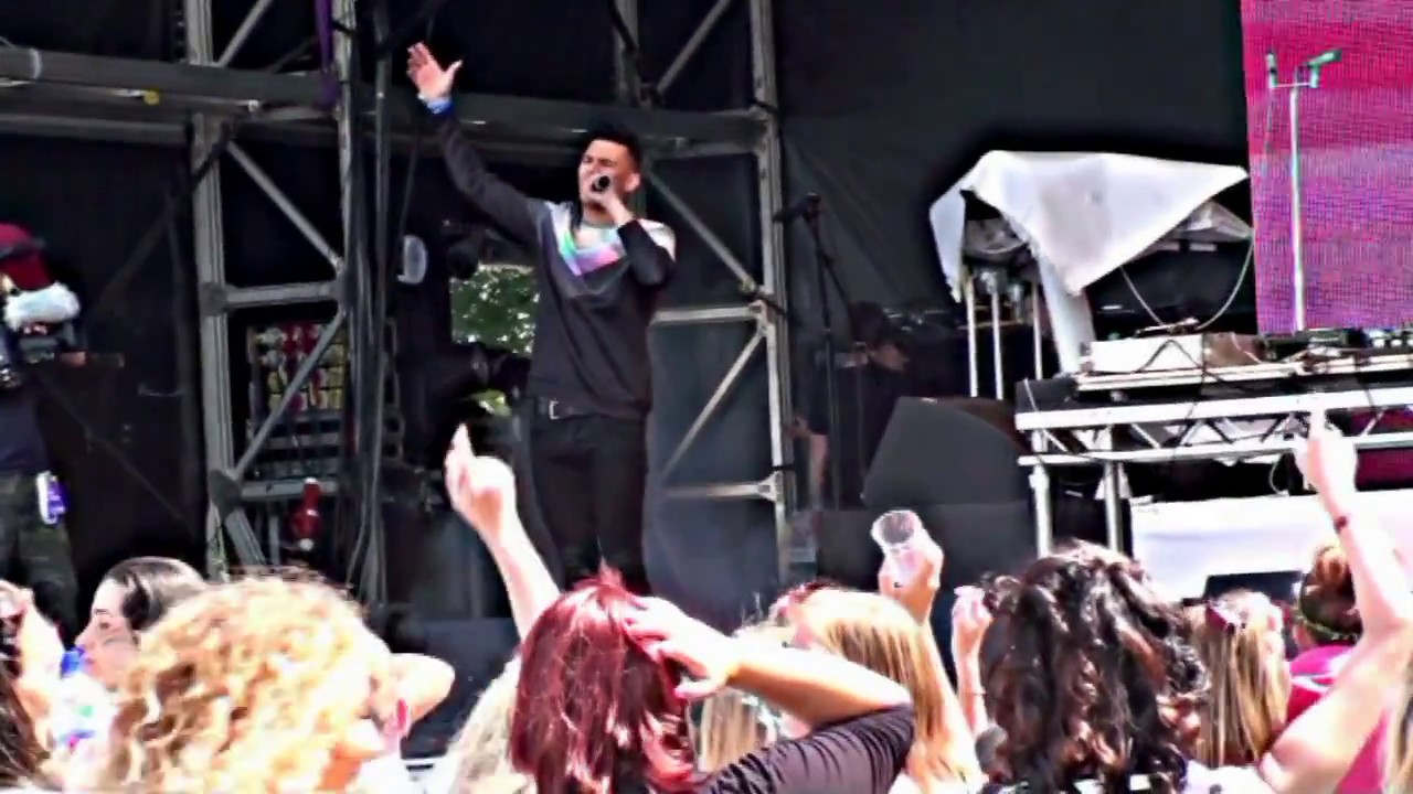 CHRISTOPHER HAUL PERFORMANCE - GIG HIGHLIGHTS - YouTube