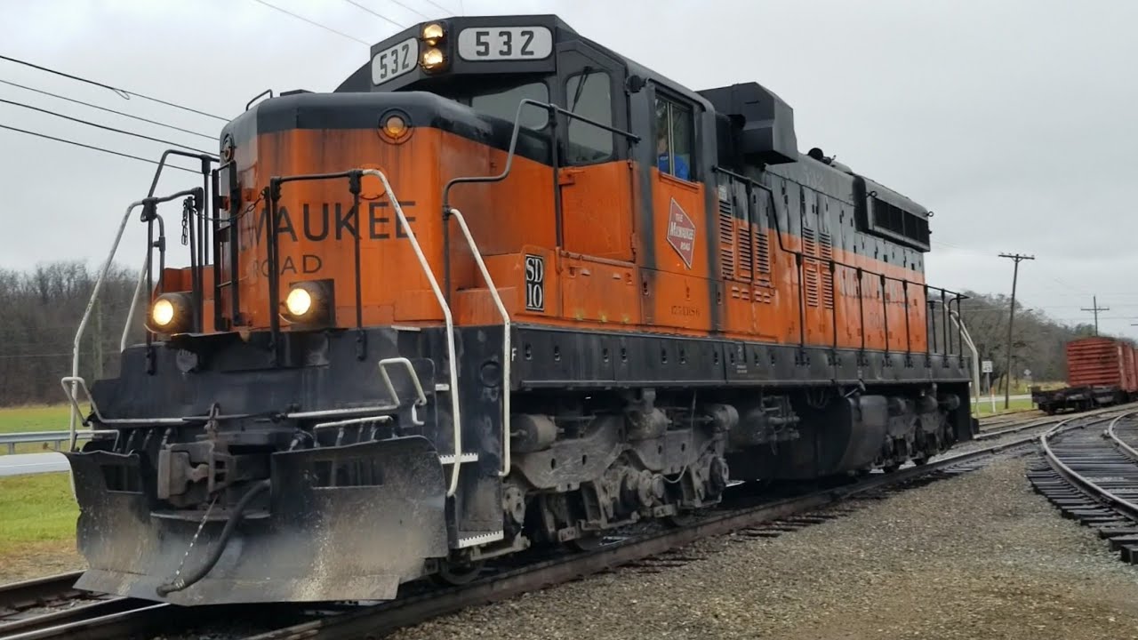 Chasing the Whitewater Valley Railroad Polar Express Train - YouTube