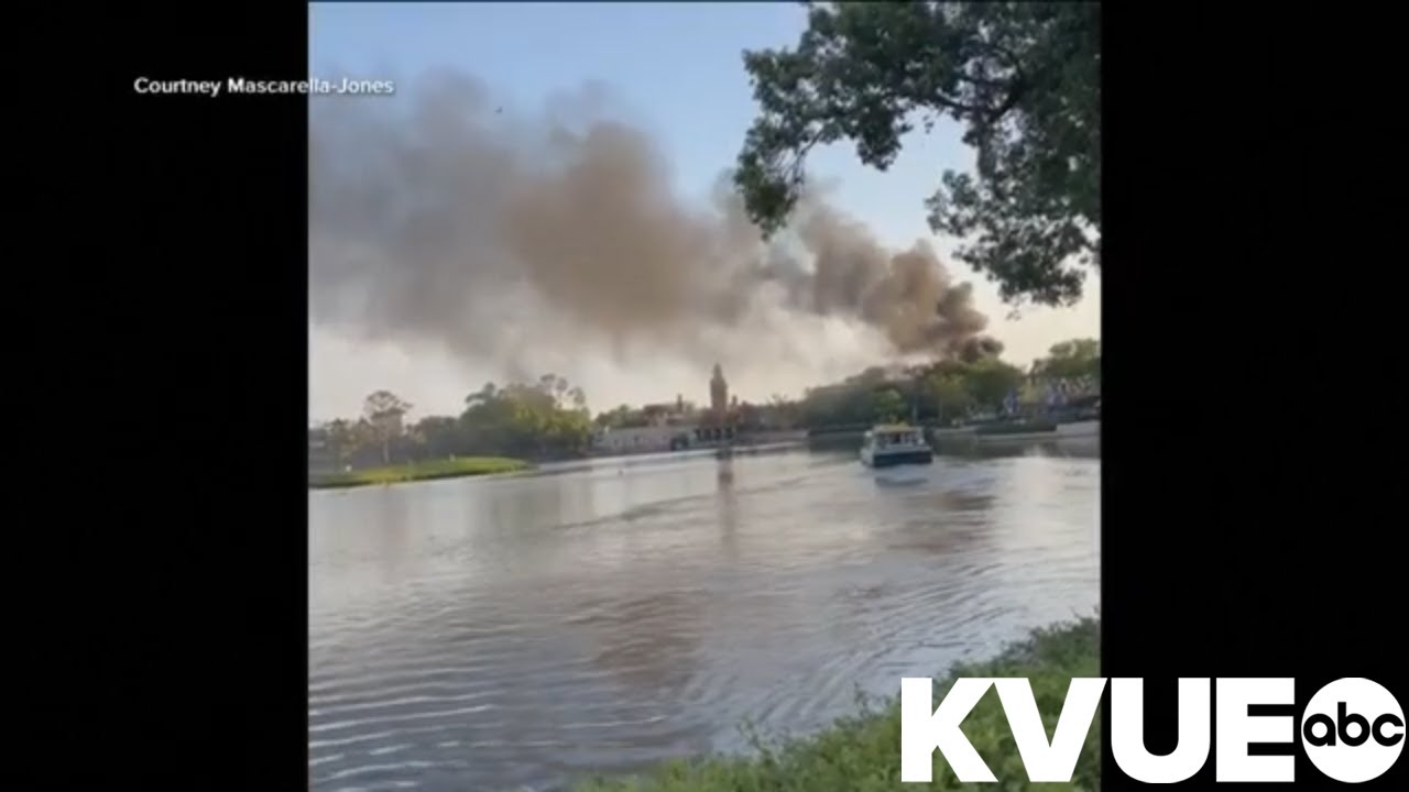 Cooler fire causes smoke at Walt Disney World's EPCOT park - YouTube