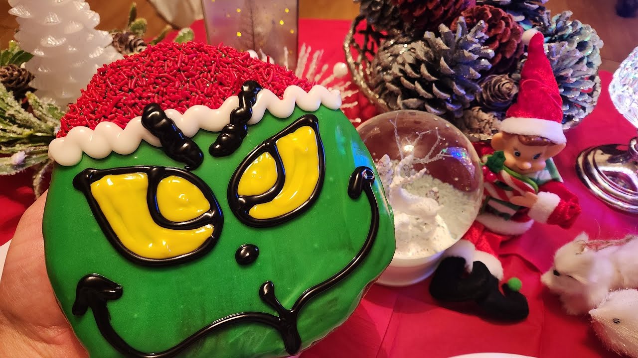 The Grinch Donut from Universal Studios Hollywood 2022 - YouTube