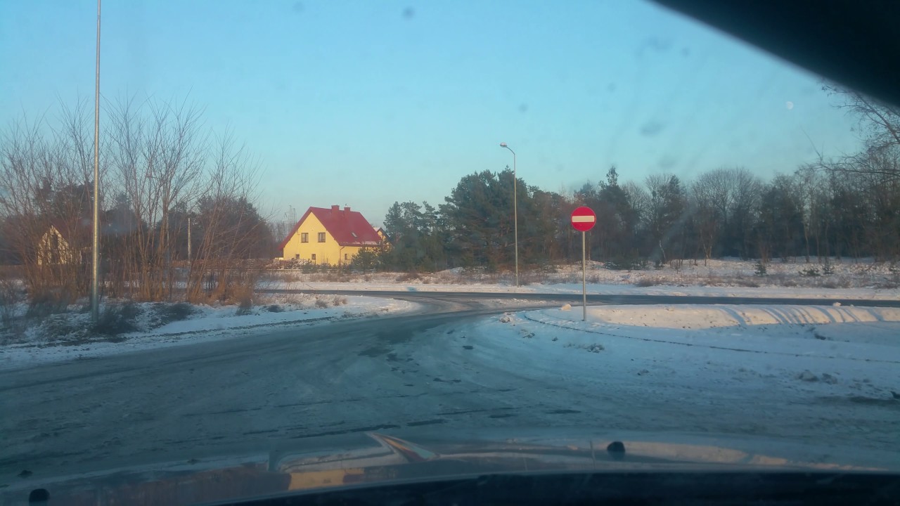 Jeep Grand Cherokee 5,7 HEMI on ice drifting - YouTube