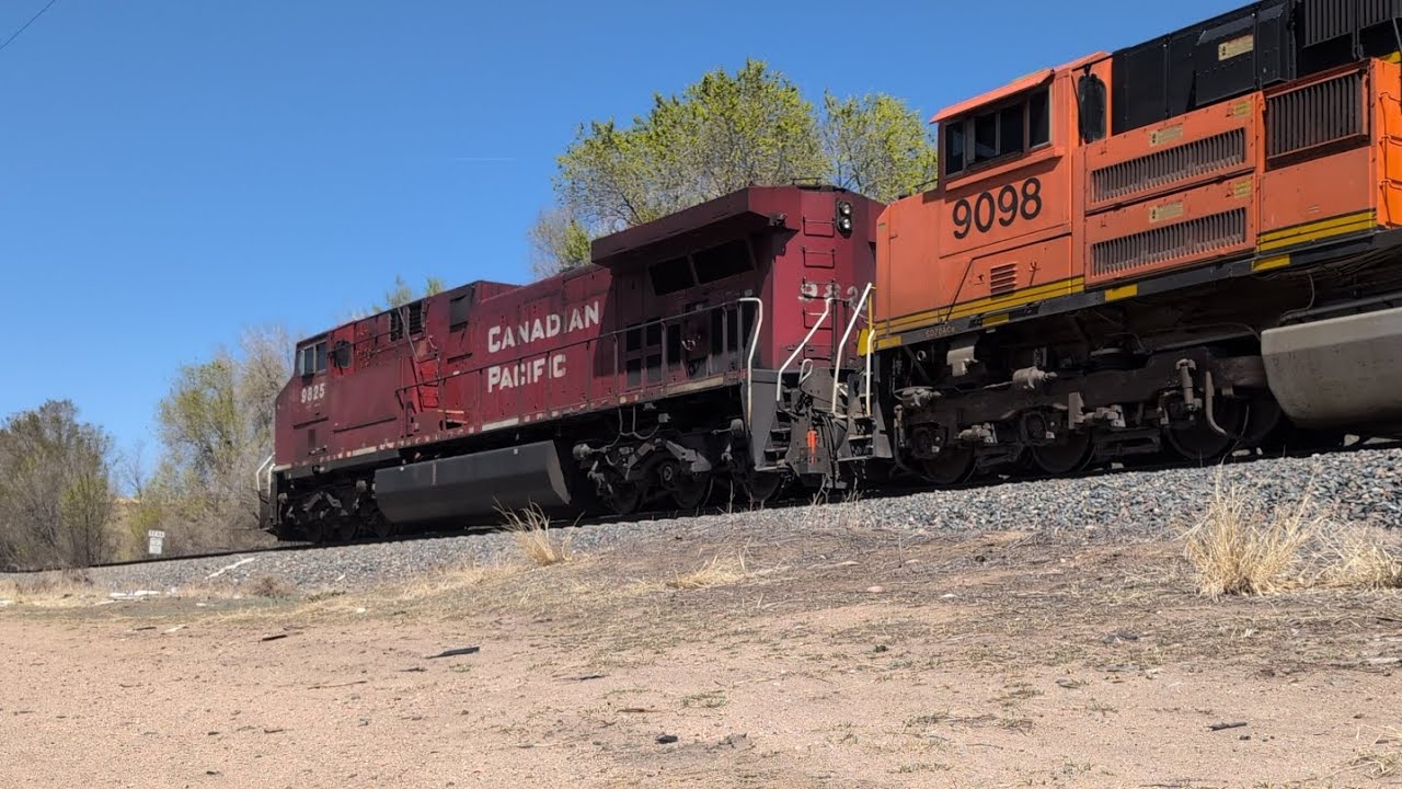 BNSF 5946 leads a SB loaded coal with a fantastic DPU! - YouTube
