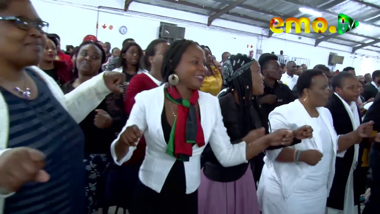 APOSTLE STEPHAN DANCING WITH THE EMO CHOIR! - YouTube