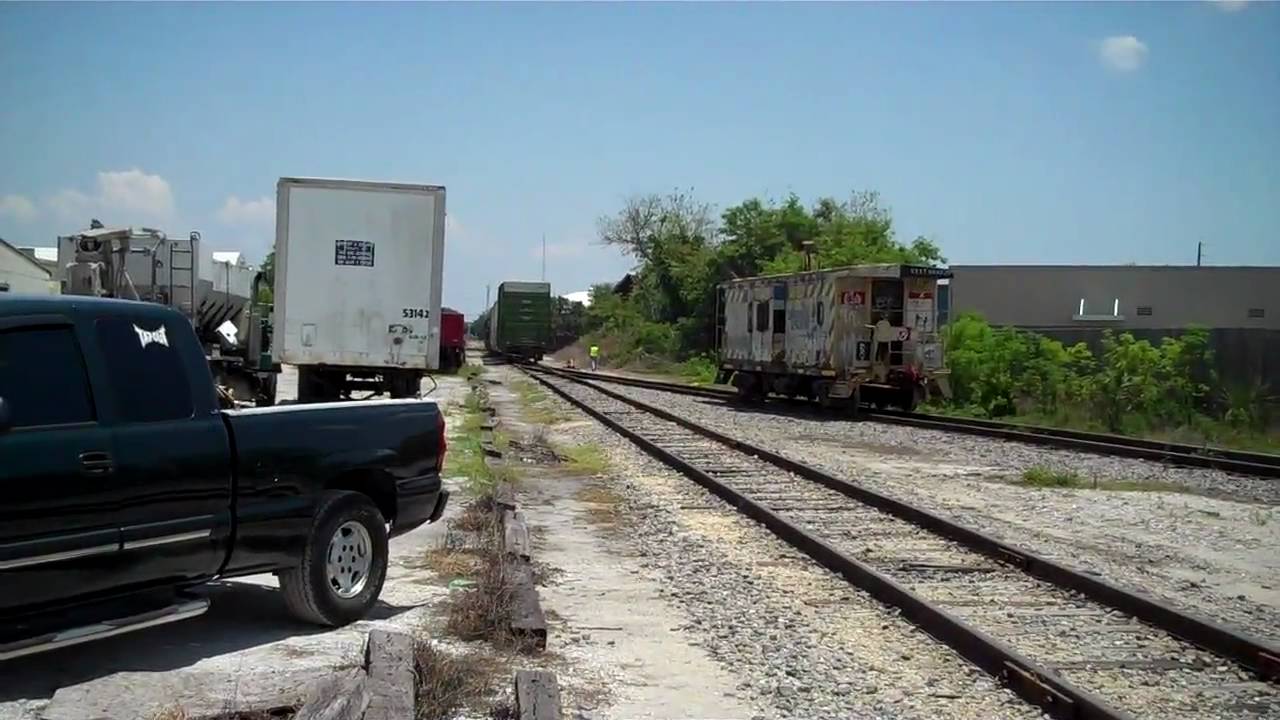 CSX ST. PETERSBURG, FL Largo Switcher 0701 - YouTube