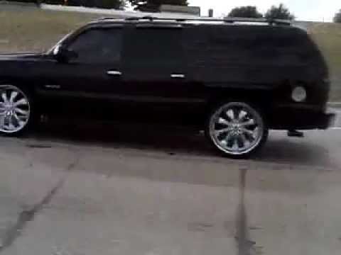 Chevy Suburban on 26's - YouTube