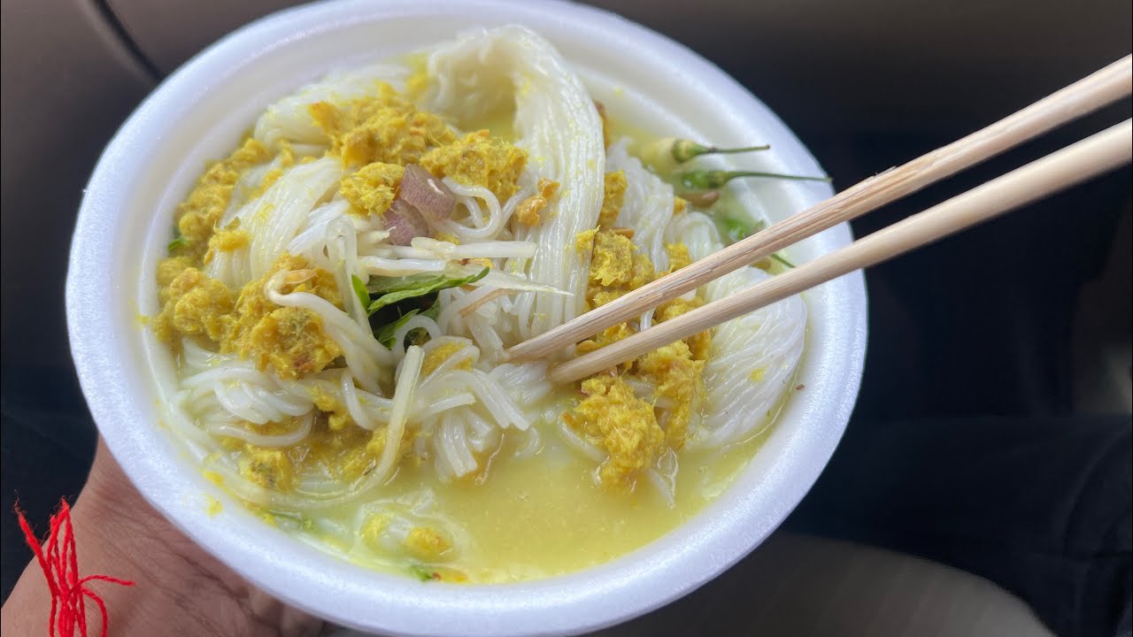 ញាំនំបញ្ចុករទះឆ្ងាញ់ Delicious street Noodle (Num Banh Chok Khmer ...