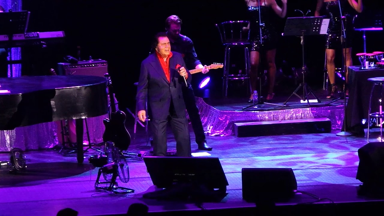 AFTER THE LOVIN' (Engelbert Humperdinck | 2017 Momentum Live MNL) - YouTube