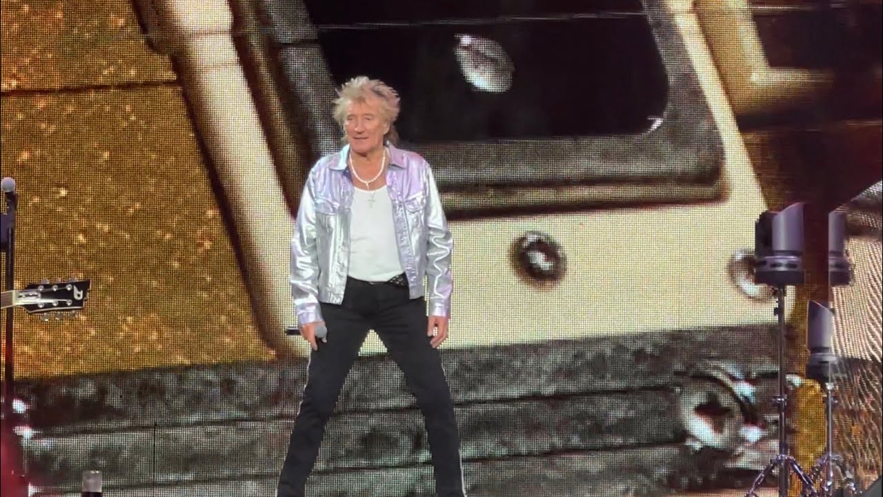 Stay With Me - Rod Stewart - Toronto, July 26, 2022 - YouTube