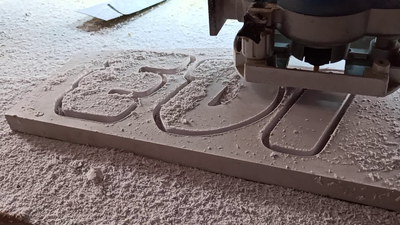 CNC caseira cortando PVC expandido 20mm - YouTube